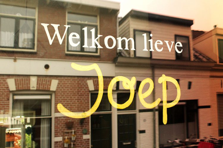GEBOORTEKAARTJE OP HET RAAM - JOEP